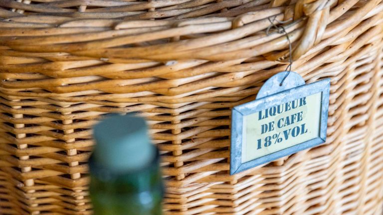 Maison Briottet, une marque centenaire de liqueurs, une histoire de ...